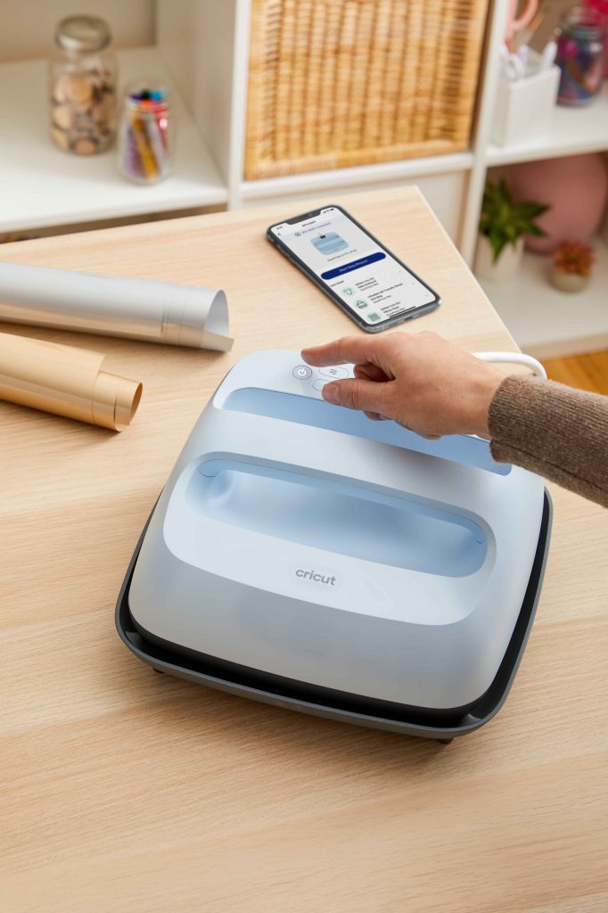 RTB เปิดตัว Cricut EasyPress 3 และสติ๊กเกอร์รีดร้อน Printable Iron-on ...